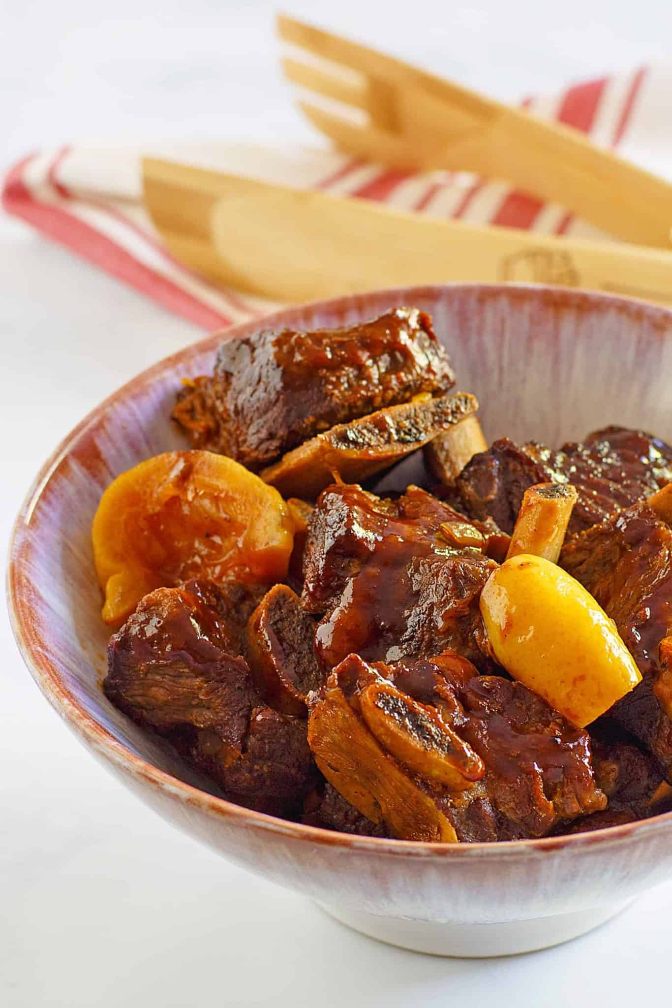 Crock Pot Beef Ribs (Tender and Delicious) - Southern Plate