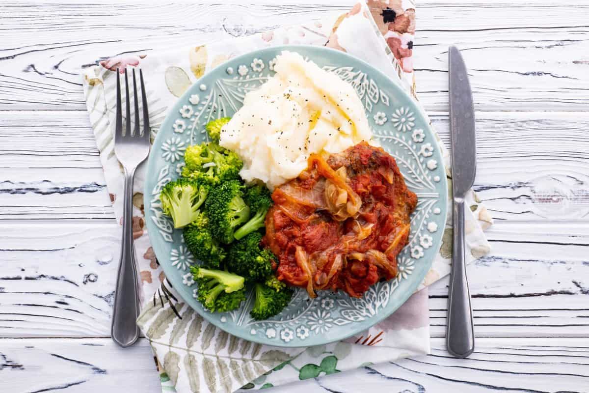 Swiss Steak in Oven Recipe - Southern Plate