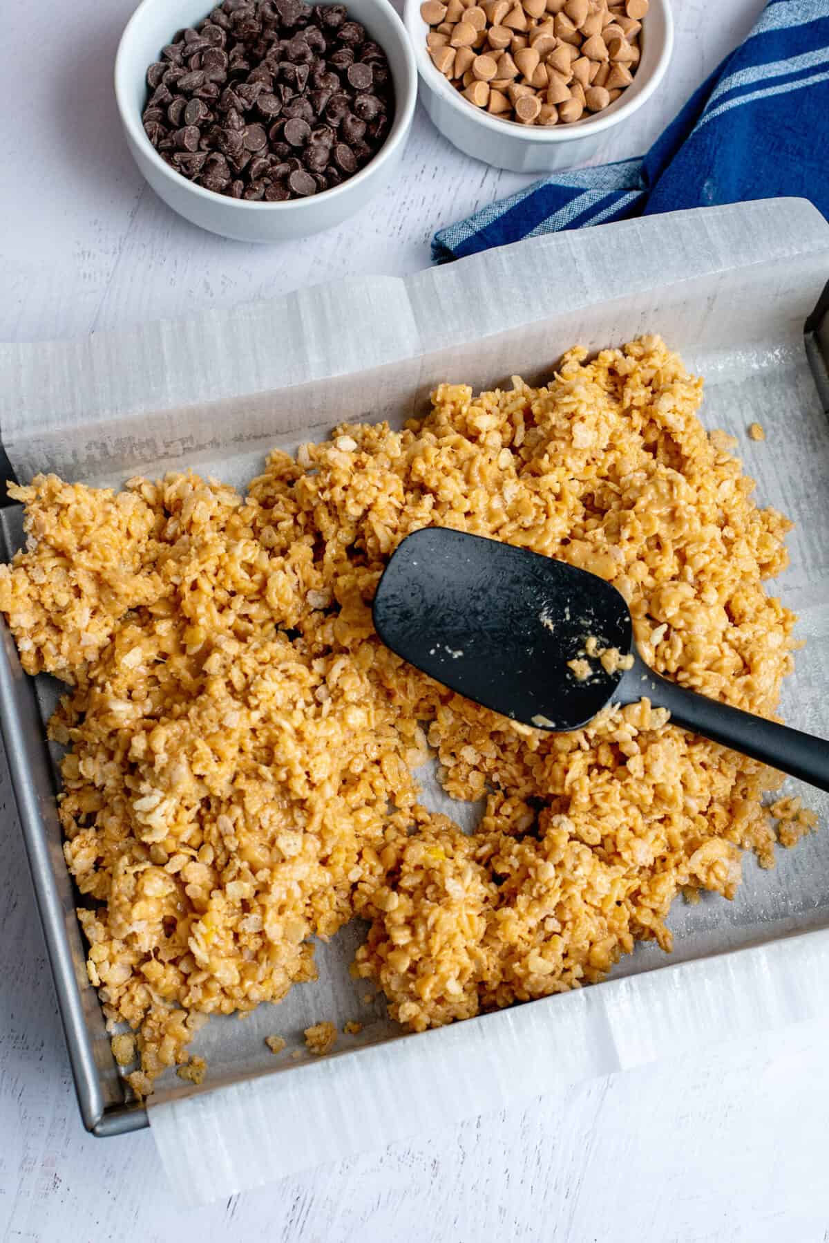 Easy No-Bake Scotcharoos - Southern Plate