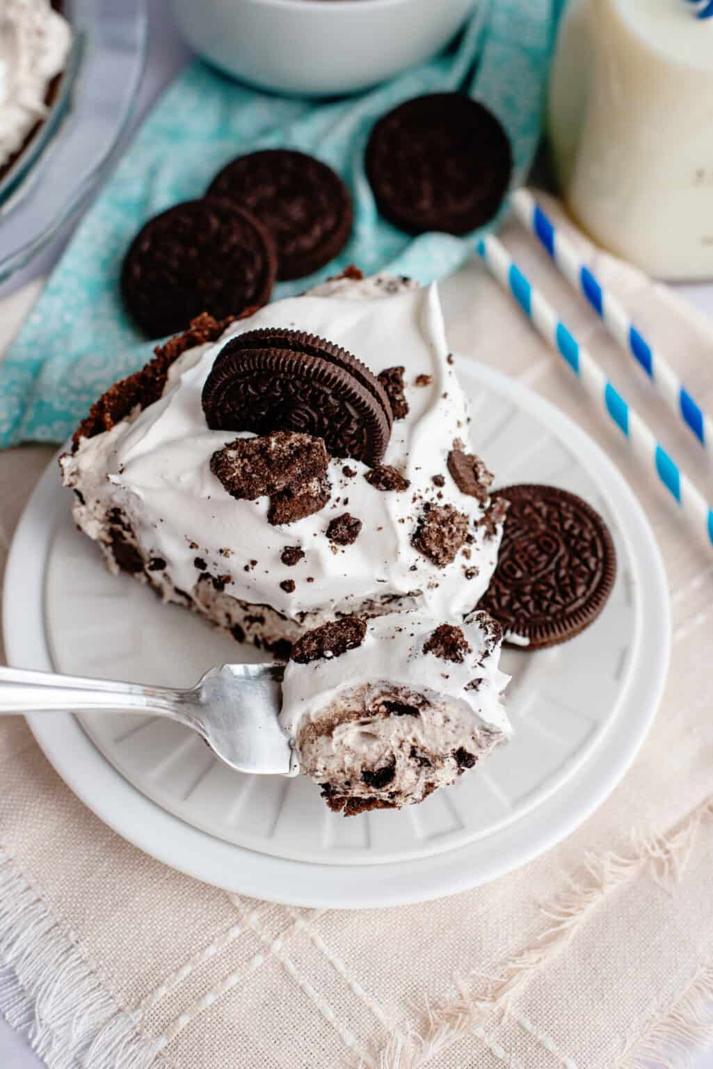 No-Bake Oreo Cheesecake Pie with Chocolate Graham Crust - Southern Plate